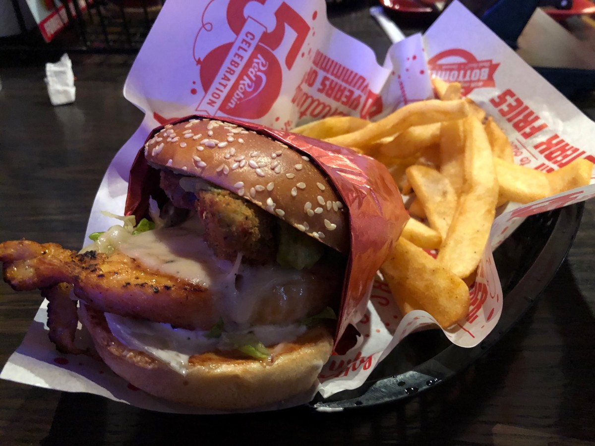 Red Robin Zita’s Chicky ‘Cado Review – Sheepie Niagara