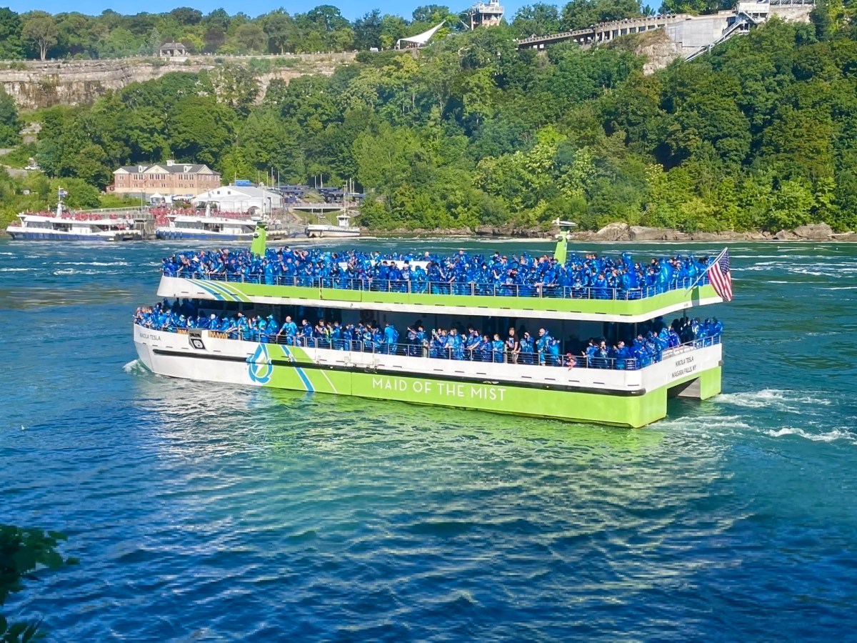 When does the Maid of the Mist season start? – Sheepie Niagara